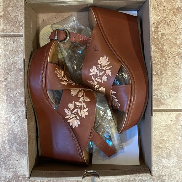 Born | Shoes | Emmy Brown Born Embroidered Platform Wedge Sandals ...